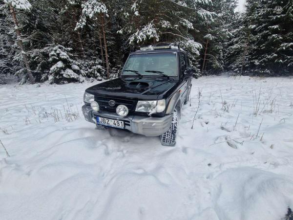 Черный Хендай Галлопер 2000 в Каунас, объемом двигателя 2.48 л и пробегом 298 тыс. км за 3000 €, фото 3 на AUTOMOTO.COM.LV