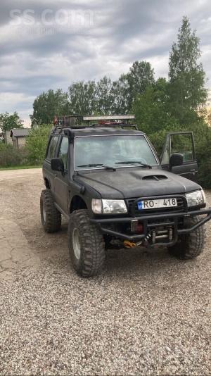 Black Hyundai Galloper 1999 in Talsi, with an engine capacity of 2.50 L and mileage of 290 thousand km for 4250 €, photo  on AUTOMOTO.COM.LV