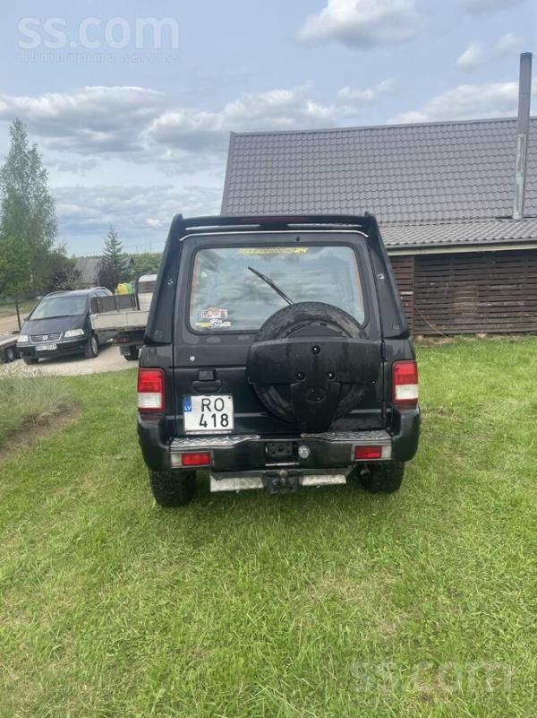 Melns Hyundai Galloper 1999 Talsi, ar dzinēja tilpumu 2.50 L un nobraukumu 290 tūkst. km par 4250 €, foto 4 vietnē AUTOMOTO.COM.LV
