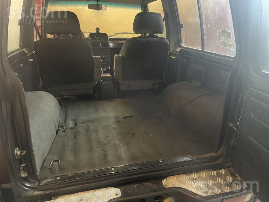 Melns Hyundai Galloper 1999 Talsi, ar dzinēja tilpumu 2.50 L un nobraukumu 290 tūkst. km par 4250 €, foto 12 vietnē AUTOMOTO.COM.LV