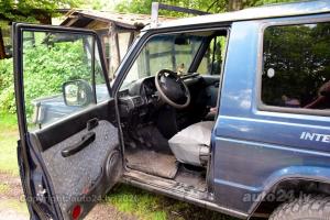 Zils Hyundai Galloper 2000 Pērnava, ar dzinēja tilpumu 2.50 L un nobraukumu 0 tūkst. km par 4000 €, foto 5 vietnē AUTOMOTO.COM.LV