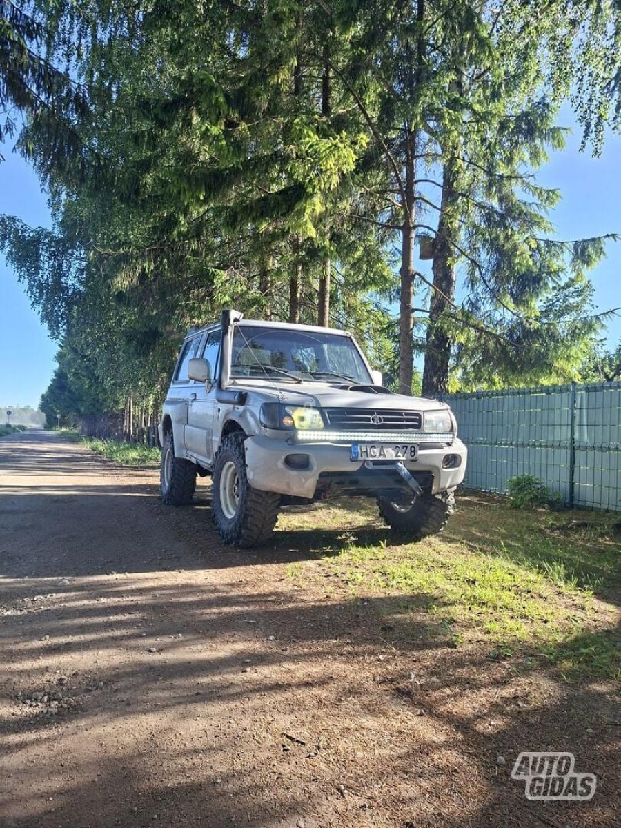 Hyundai Galloper 1998 Panevēža, ar dzinēja tilpumu 2.50 L un nobraukumu 292 tūkst. km par 1700 €, foto 3 vietnē AUTOMOTO.COM.LV