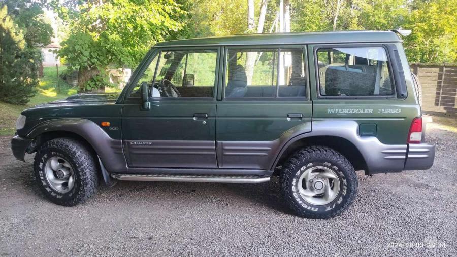 Green Hyundai Galloper 2001 in Pasvalys, with an engine capacity of 2.48 L and mileage of 137 thousand km for 2700 €, photo 1 on AUTOMOTO.COM.LV