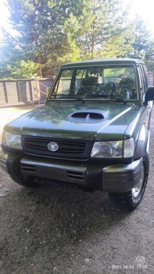 Green Hyundai Galloper 2001 in Pasvalys, with an engine capacity of 2.48 L and mileage of 137 thousand km for 2700 €, photo 5 on AUTOMOTO.COM.LV
