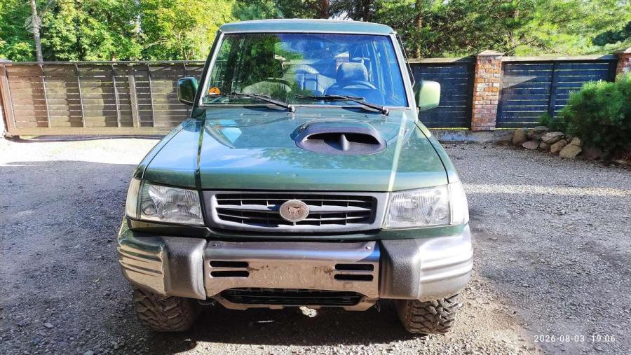 Green Hyundai Galloper 2001 in Pasvalys, with an engine capacity of 2.48 L and mileage of 137 thousand km for 2700 €, photo 8 on AUTOMOTO.COM.LV