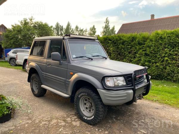 Pelēks Hyundai Galloper 2000 Preiļi, ar dzinēja tilpumu 3.00 L un nobraukumu 162 tūkst. km par 5000 €, foto 2 vietnē AUTOMOTO.COM.LV
