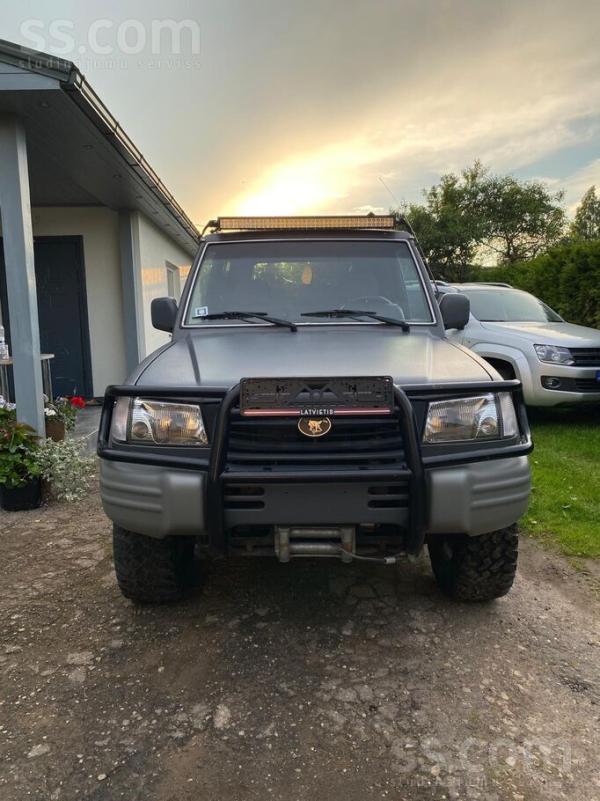 Pelēks Hyundai Galloper 2000 Preiļi, ar dzinēja tilpumu 3.00 L un nobraukumu 162 tūkst. km par 5000 €, foto 3 vietnē AUTOMOTO.COM.LV