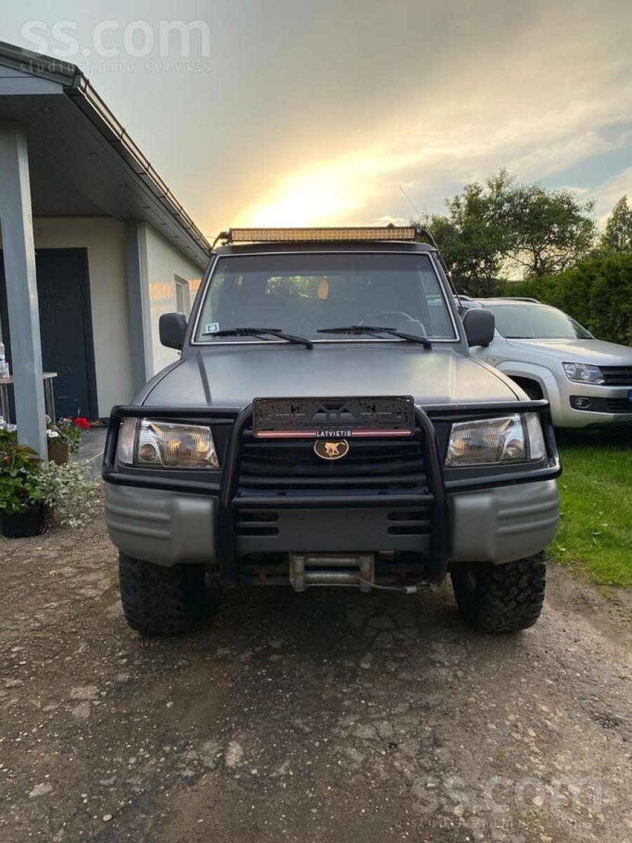 Pelēks Hyundai Galloper 2000 Preiļi, ar dzinēja tilpumu 3.00 L un nobraukumu 162 tūkst. km par 5000 €, foto 4 vietnē AUTOMOTO.COM.LV