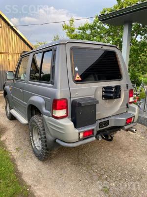 Pelēks Hyundai Galloper 2000 Preiļi, ar dzinēja tilpumu 3.00 L un nobraukumu 162 tūkst. km par 5000 €, foto 5 vietnē AUTOMOTO.COM.LV