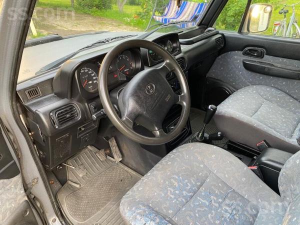 Pelēks Hyundai Galloper 2000 Preiļi, ar dzinēja tilpumu 3.00 L un nobraukumu 162 tūkst. km par 5000 €, foto 7 vietnē AUTOMOTO.COM.LV