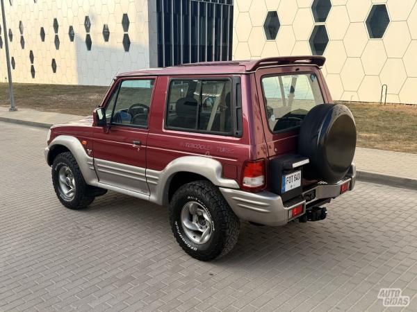 Red Hyundai Galloper 1999 in Vilnius, with an engine capacity of 2.50 L and mileage of 230 thousand km for 2650 €, photo 3 on AUTOMOTO.COM.LV