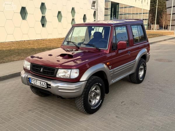 Red Hyundai Galloper 1999 in Vilnius, with an engine capacity of 2.50 L and mileage of 230 thousand km for 2650 €, photo 4 on AUTOMOTO.COM.LV