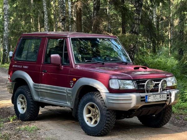 Sarkans Hyundai Galloper 2000 Radviliškis, ar dzinēja tilpumu 2.50 L un nobraukumu 210 tūkst. km par 2450 €, foto 3 vietnē AUTOMOTO.COM.LV
