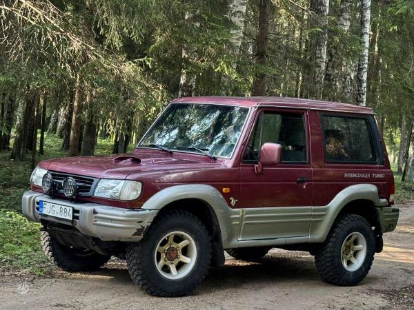 Sarkans Hyundai Galloper 2000 Radviliškis, ar dzinēja tilpumu 2.50 L un nobraukumu 210 tūkst. km par 2450 €, foto 4 vietnē AUTOMOTO.COM.LV