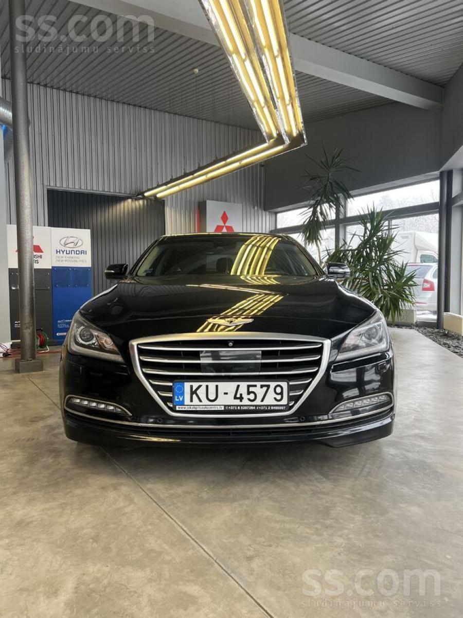 Black Hyundai Genesis 2015 in Jekabpils, with an engine capacity of 3.80 L and mileage of 226 thousand km for 13500 €, photo 1 on AUTOMOTO.COM.LV