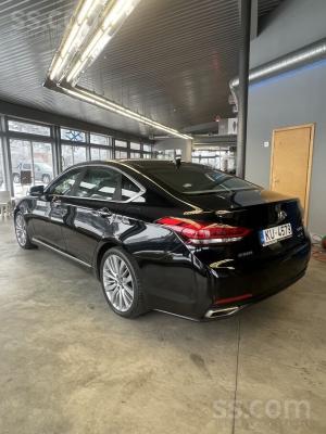 Black Hyundai Genesis 2015 in Jekabpils, with an engine capacity of 3.80 L and mileage of 226 thousand km for 13500 €, photo 5 on AUTOMOTO.COM.LV