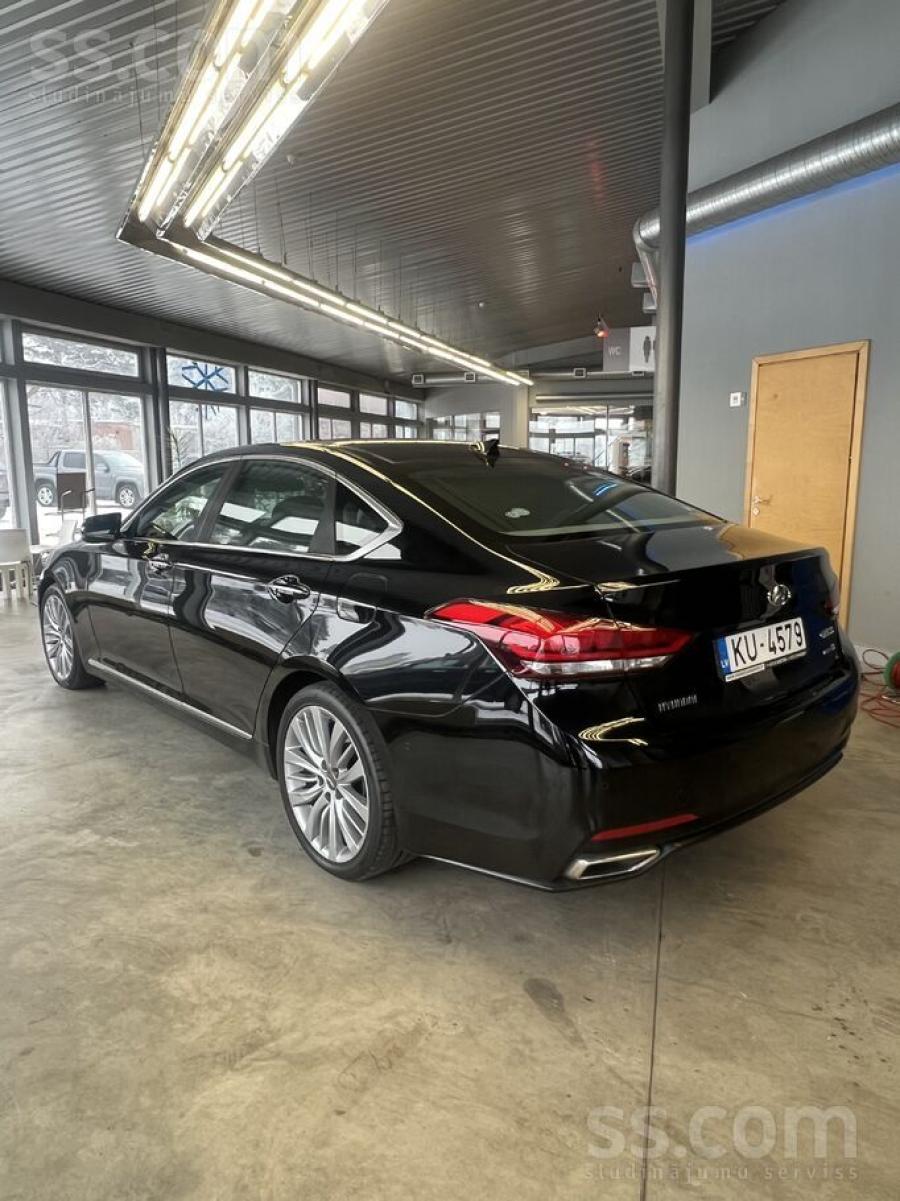 Black Hyundai Genesis 2015 in Jekabpils, with an engine capacity of 3.80 L and mileage of 226 thousand km for 13500 €, photo 5 on AUTOMOTO.COM.LV