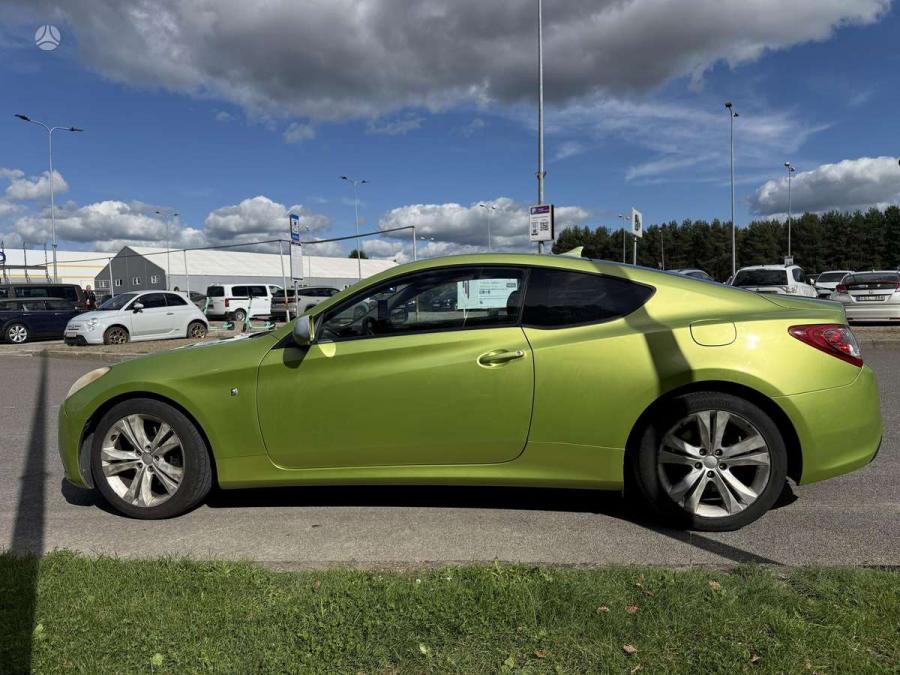 Zaļš Hyundai Genesis 2010 Viļņa, ar dzinēja tilpumu 2.00 L un nobraukumu 157 tūkst. km par 7000 €, foto 4 vietnē AUTOMOTO.COM.LV