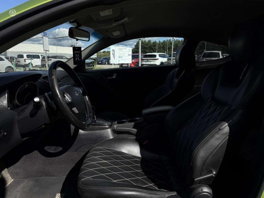 Zaļš Hyundai Genesis 2010 Viļņa, ar dzinēja tilpumu 2.00 L un nobraukumu 157 tūkst. km par 7000 €, foto 13 vietnē AUTOMOTO.COM.LV