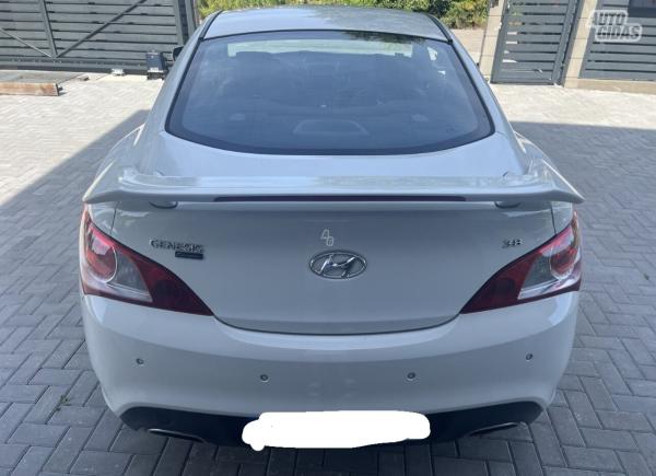 White Hyundai Genesis 2011 in Vilnius, with an engine capacity of 3.80 L and mileage of 146 thousand km for 6900 €, photo 4 on AUTOMOTO.COM.LV
