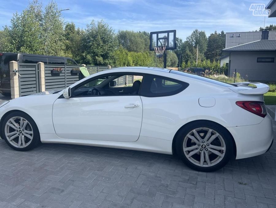 White Hyundai Genesis 2011 in Vilnius, with an engine capacity of 3.80 L and mileage of 146 thousand km for 6900 €, photo 3 on AUTOMOTO.COM.LV