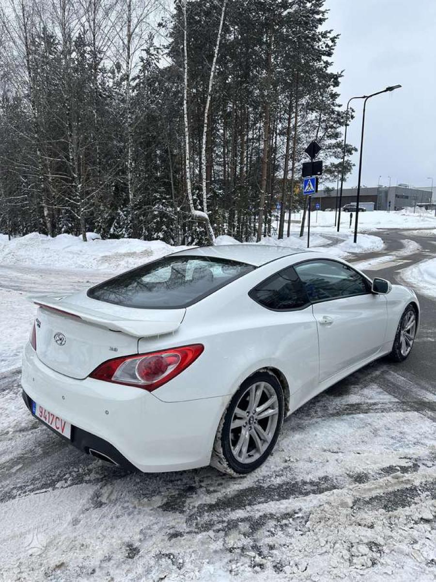 Balts Hyundai Genesis 2011 Viļņa, ar dzinēja tilpumu 3.78 L un nobraukumu 146 tūkst. km par 6500 €, foto 6 vietnē AUTOMOTO.COM.LV