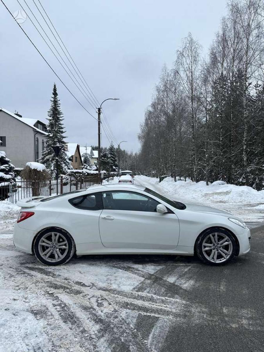Balts Hyundai Genesis 2011 Viļņa, ar dzinēja tilpumu 3.78 L un nobraukumu 146 tūkst. km par 6500 €, foto 7 vietnē AUTOMOTO.COM.LV