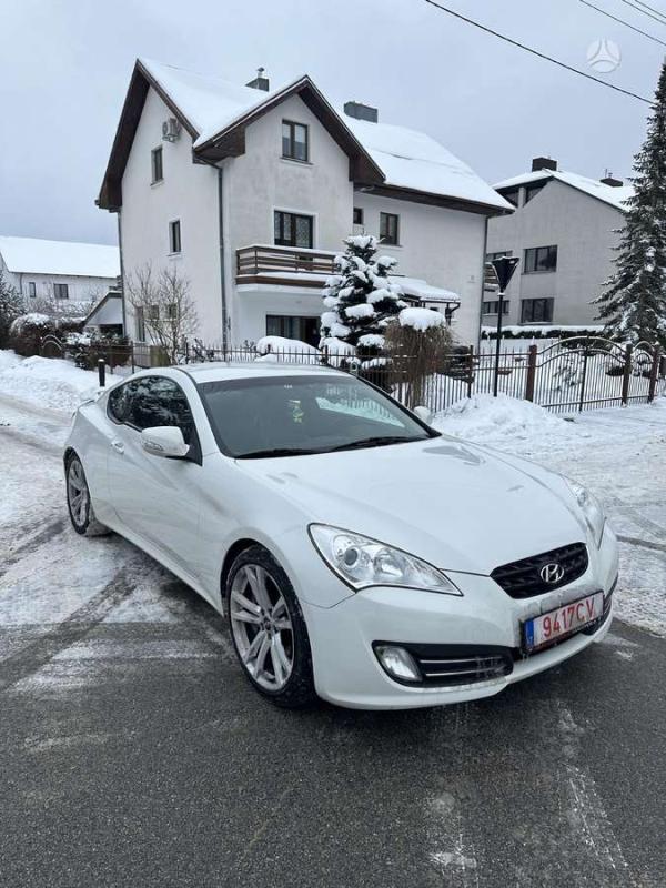 White Hyundai Genesis 2011 in Vilnius, with an engine capacity of 3.78 L and mileage of 146 thousand km for 6500 €, photo 8 on AUTOMOTO.COM.LV