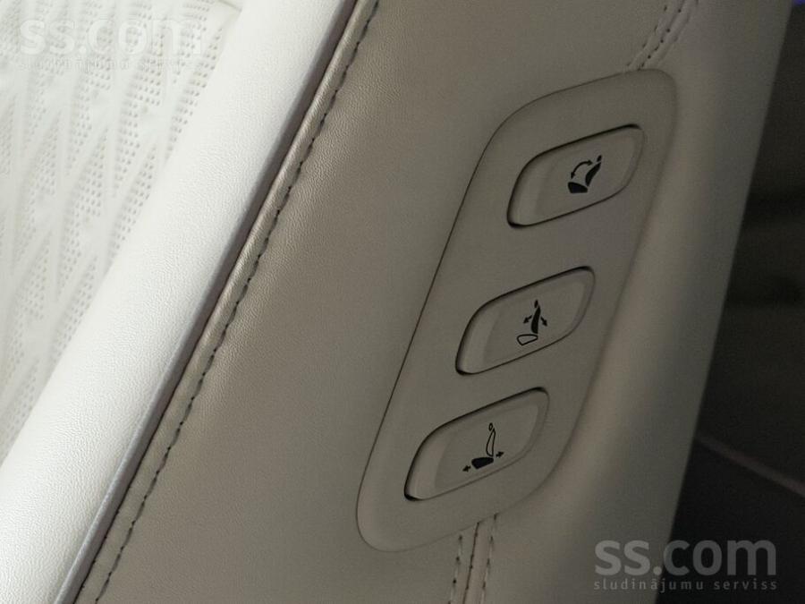 Balts Hyundai Genesis 2024 Rīga, ar dzinēja tilpumu 2.00 L un nobraukumu 38 tūkst. km par 47500 €, foto 28 vietnē AUTOMOTO.COM.LV
