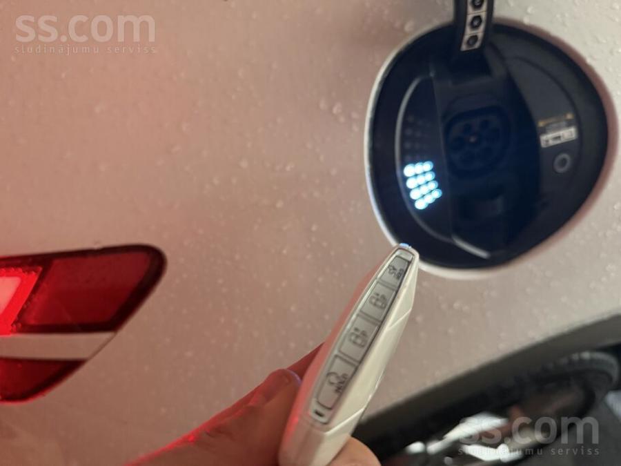 Balts Hyundai Genesis 2024 Rīga, ar dzinēja tilpumu 2.00 L un nobraukumu 38 tūkst. km par 47500 €, foto 33 vietnē AUTOMOTO.COM.LV