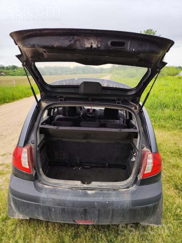 Melns Hyundai Getz 2007 Aizkraukle, ar dzinēja tilpumu 1.50 L un nobraukumu 226 tūkst. km par 850 €, foto 5 vietnē AUTOMOTO.COM.LV