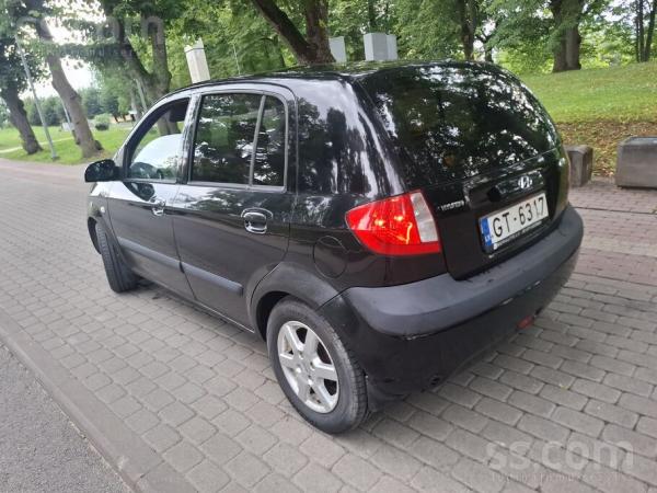 Black Hyundai Getz 2007 in Bauska, with an engine capacity of 1.40 L and mileage of 220 thousand km for 1350 €, photo 3 on AUTOMOTO.COM.LV