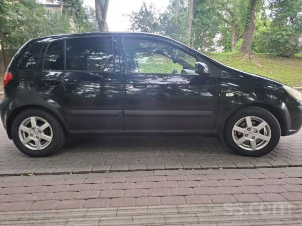 Black Hyundai Getz 2007 in Bauska, with an engine capacity of 1.40 L and mileage of 220 thousand km for 1350 €, photo 4 on AUTOMOTO.COM.LV