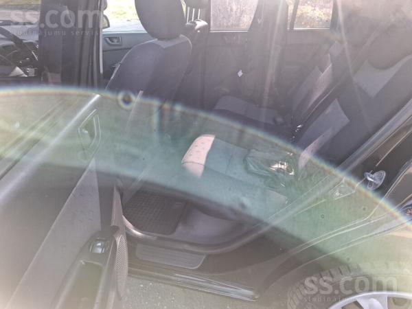Black Hyundai Getz 2007 in Daugavpils, with an engine capacity of 1.40 L and mileage of 134 thousand km for 1150 €, photo 6 on AUTOMOTO.COM.LV