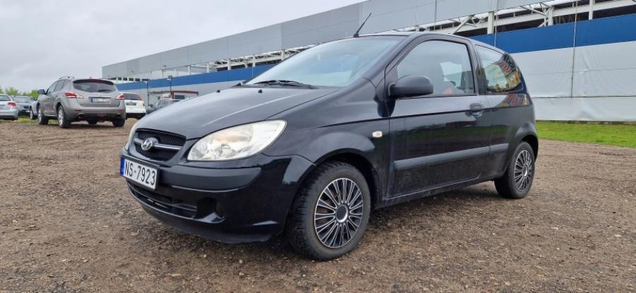 Black Hyundai Getz 2008 in Riga, with an engine capacity of 1.10 L and mileage of 152 thousand km for 1550 €, photo 1 on AUTOMOTO.COM.LV
