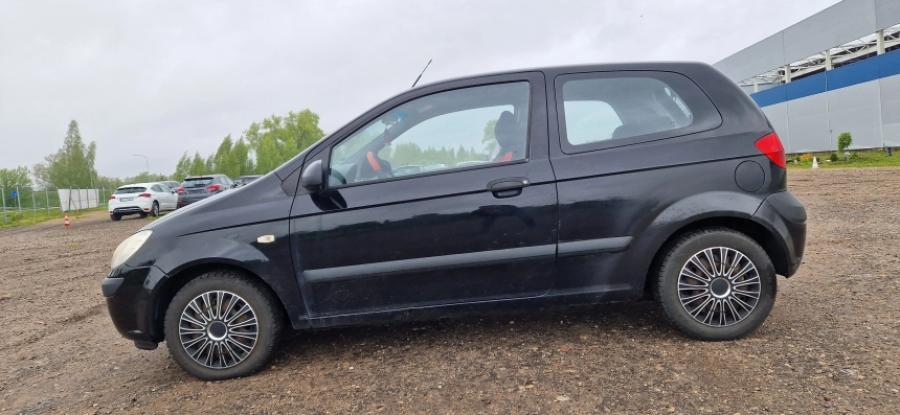 Black Hyundai Getz 2008 in Riga, with an engine capacity of 1.10 L and mileage of 152 thousand km for 1550 €, photo 3 on AUTOMOTO.COM.LV