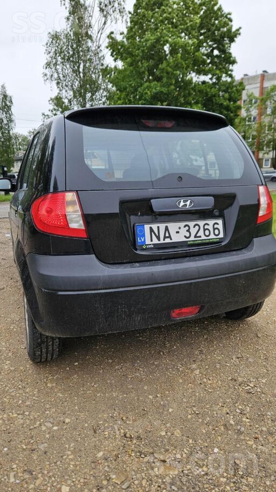 Black Hyundai Getz 2006 in Riga, with an engine capacity of 1.50 L and mileage of 223 thousand km for 1000 €, photo 3 on AUTOMOTO.COM.LV