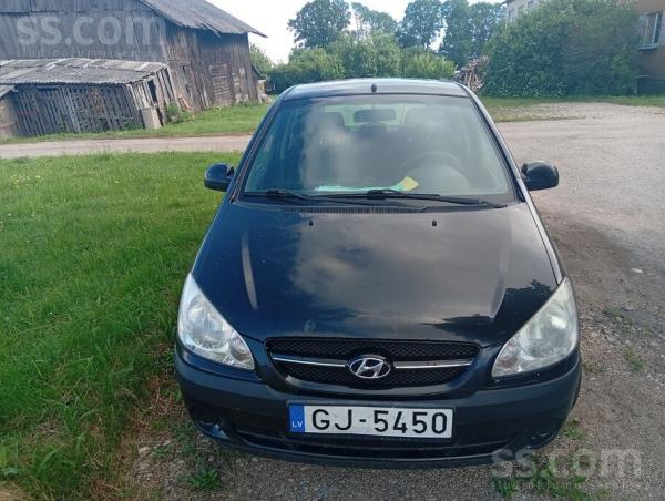 Black Hyundai Getz 2007 in Tukums, with an engine capacity of 1.40 L and mileage of 277 thousand km for 500 €, photo 3 on AUTOMOTO.COM.LV