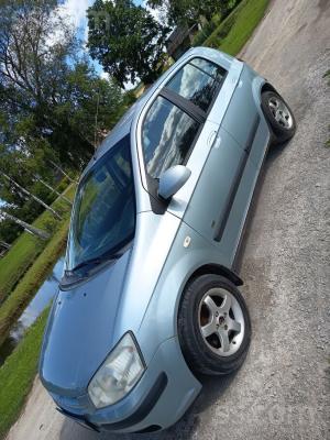Blue Hyundai Getz 2005 in Cesis, with an engine capacity of 1.50 L and mileage of 266 thousand km for 1070 €, photo 5 on AUTOMOTO.COM.LV