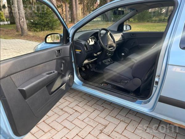 Blue Hyundai Getz 2008 in Ogre, with an engine capacity of 1.10 L and mileage of 245 thousand km for 500 €, photo 8 on AUTOMOTO.COM.LV