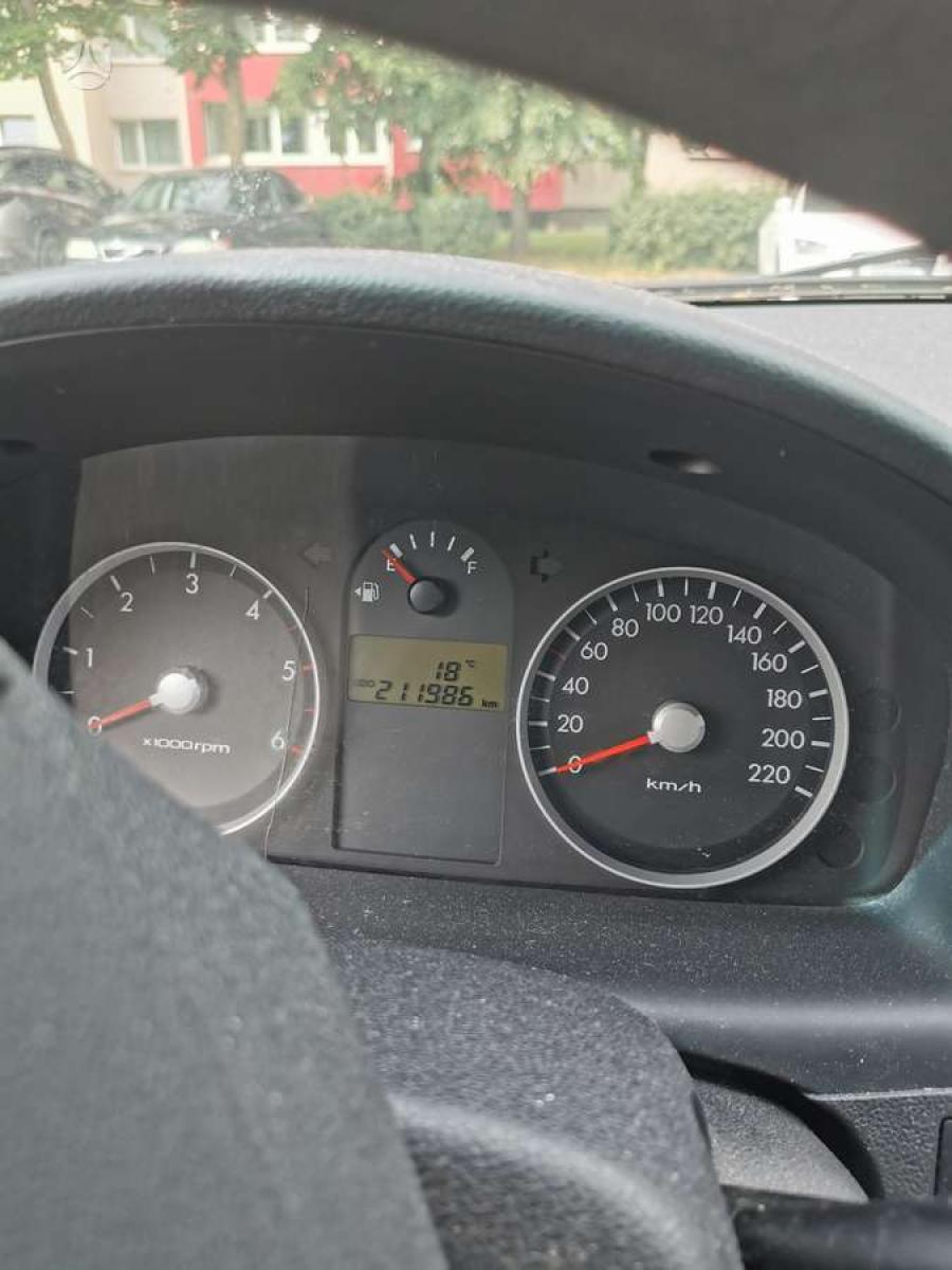 Zils Hyundai Getz 2009 Kauņa, ar dzinēja tilpumu 1.49 L un nobraukumu 212 tūkst. km par 1100 €, foto 3 vietnē AUTOMOTO.COM.LV
