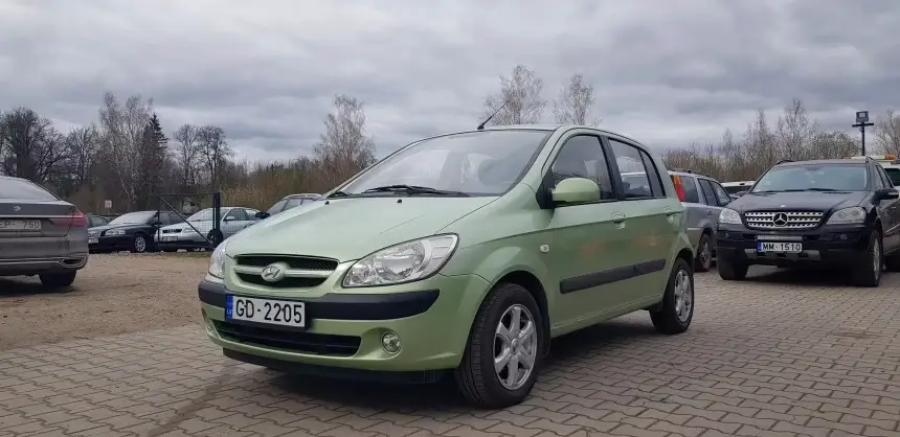 Green Hyundai Getz 2006 in Valmiera, with an engine capacity of 1.50 L and mileage of 243 thousand km for 1650 €, photo 8 on AUTOMOTO.COM.LV