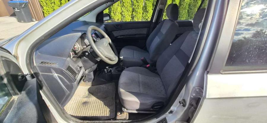 Grey Hyundai Getz 2004 in Vilnius, with an engine capacity of 1.49 L and mileage of 209 thousand km for 350 €, photo 11 on AUTOMOTO.COM.LV