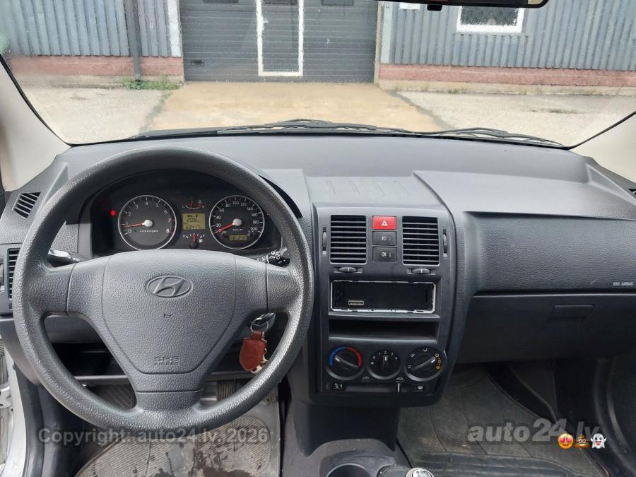 Pelēks Hyundai Getz 2004 Tallina, ar dzinēja tilpumu 1.30 L un nobraukumu 70 tūkst. km par 2000 €, foto 5 vietnē AUTOMOTO.COM.LV