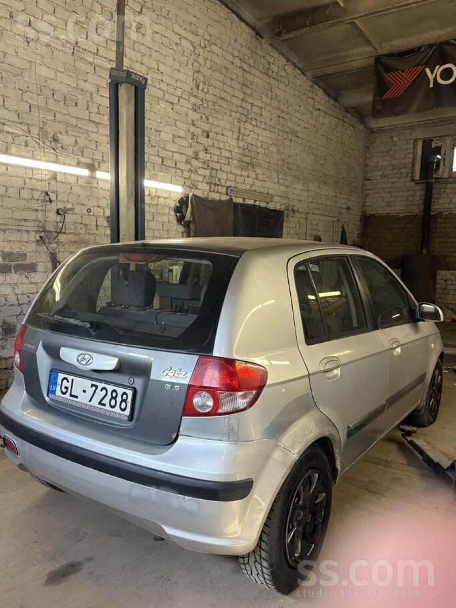 Pelēks Hyundai Getz 2004 Kuldīga, ar dzinēja tilpumu 1.40 L un nobraukumu 0 tūkst. km par 550 €, foto 4 vietnē AUTOMOTO.COM.LV