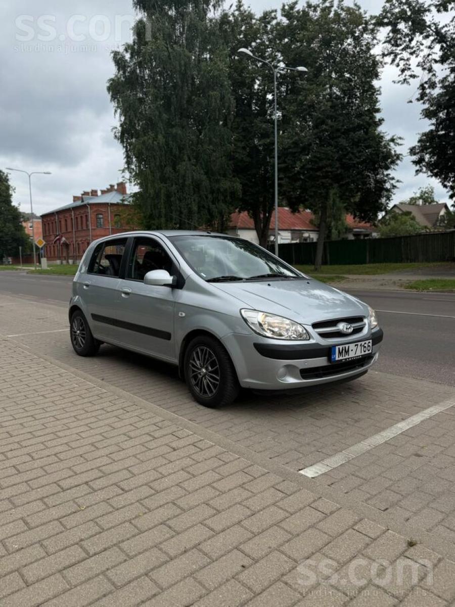 Pelēks Hyundai Getz 2006 Daugavpils, ar dzinēja tilpumu 1.40 L un nobraukumu 144 tūkst. km par 1700 €, foto 1 vietnē AUTOMOTO.COM.LV