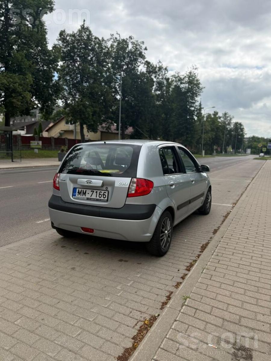 Pelēks Hyundai Getz 2006 Daugavpils, ar dzinēja tilpumu 1.40 L un nobraukumu 144 tūkst. km par 1700 €, foto 3 vietnē AUTOMOTO.COM.LV