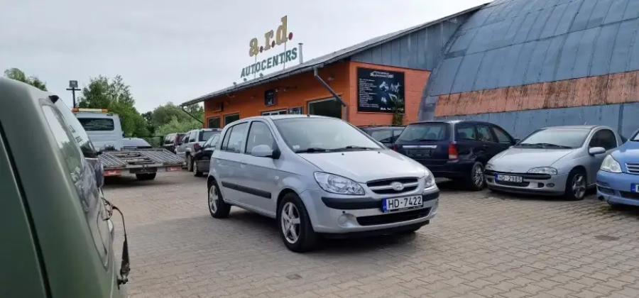 Pelēks Hyundai Getz 2008 Valmiera, ar dzinēja tilpumu 1.50 L un nobraukumu 143 tūkst. km par 1400 €, foto 1 vietnē AUTOMOTO.COM.LV