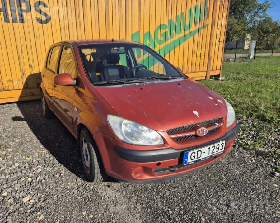Red Hyundai Getz 2006 in Jekabpils, with an engine capacity of 1.40 L and mileage of 230 thousand km for 520 €, photo 1 on AUTOMOTO.COM.LV