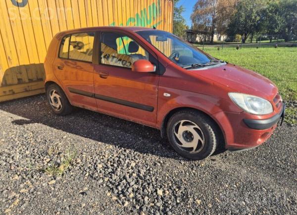 Red Hyundai Getz 2006 in Jekabpils, with an engine capacity of 1.40 L and mileage of 230 thousand km for 520 €, photo 3 on AUTOMOTO.COM.LV